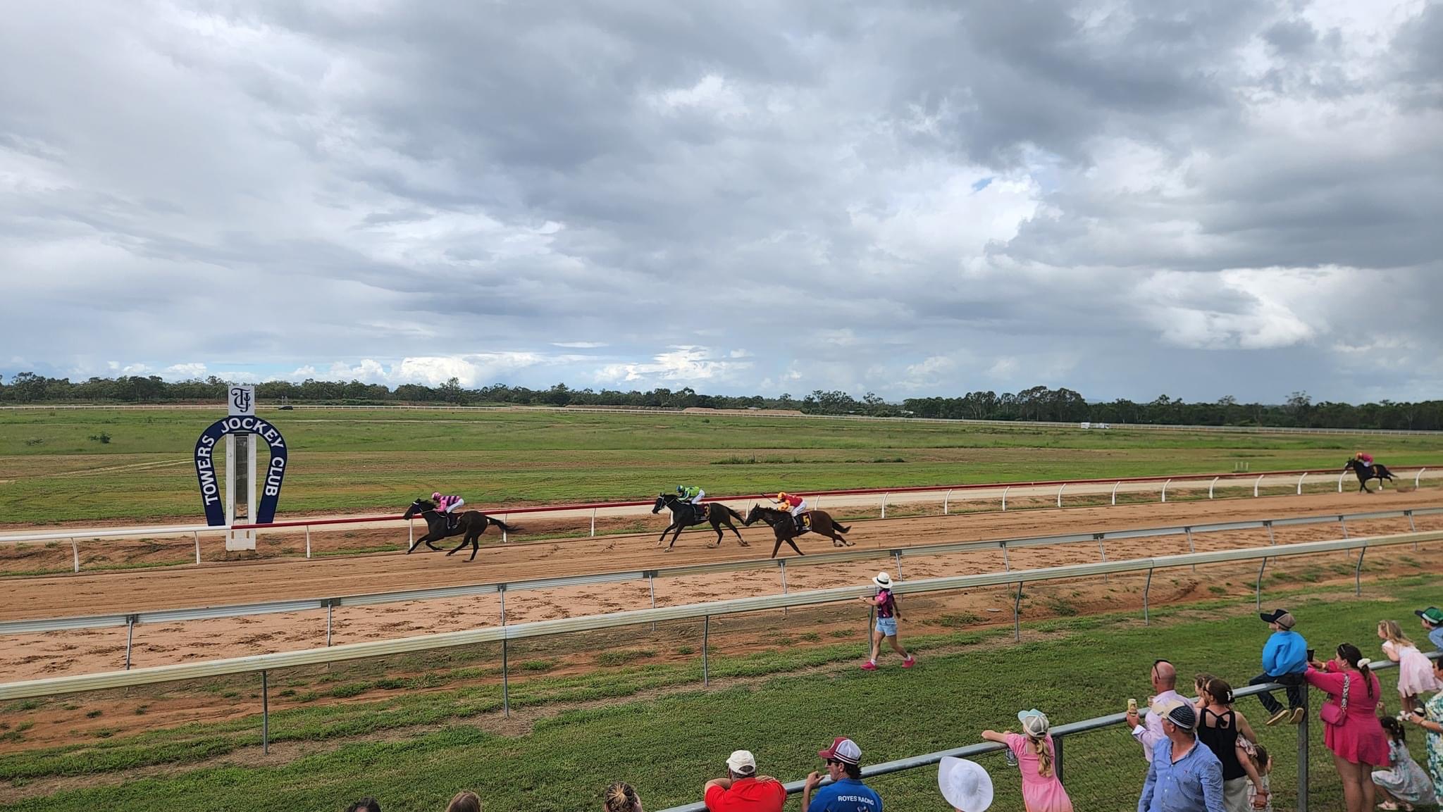 Red Boot colours on show for QTIS Jewel day :: Racing Queensland